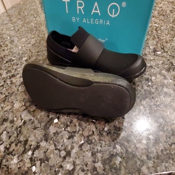 Alegria | Shoes | Alegria Traq Qwik Walking Fashion Sneakers | Poshmark